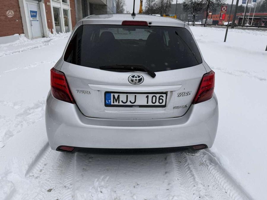 Grey Toyota Yaris 2016 in Vilnius, with an engine capacity of 1.50 L and mileage of 161 thousand km for 8500 €, photo 6 on AUTOMOTO.COM.LV