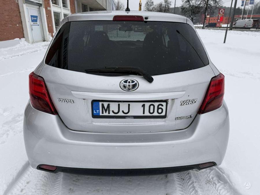 Grey Toyota Yaris 2016 in Vilnius, with an engine capacity of 1.50 L and mileage of 161 thousand km for 8500 €, photo 22 on AUTOMOTO.COM.LV