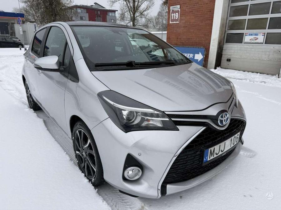 Grey Toyota Yaris 2016 in Vilnius, with an engine capacity of 1.50 L and mileage of 161 thousand km for 8500 €, photo 25 on AUTOMOTO.COM.LV