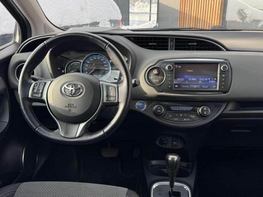 Grey Toyota Yaris 2016 in Vilnius, with an engine capacity of 1.50 L and mileage of 101 thousand km for 9490 €, photo 18 on AUTOMOTO.COM.LV