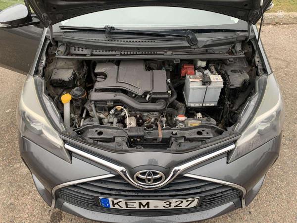 Grey Toyota Yaris 2016 in Vilnius, with an engine capacity of 1.00 L and mileage of 70 thousand km for 7000 €, photo 4 on AUTOMOTO.COM.LV