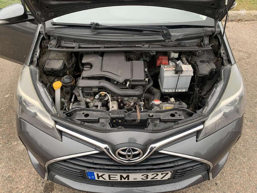 Grey Toyota Yaris 2016 in Vilnius, with an engine capacity of 1.00 L and mileage of 70 thousand km for 7000 €, photo 4 on AUTOMOTO.COM.LV