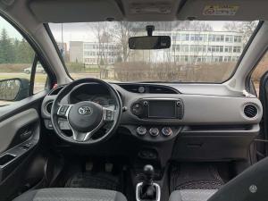Grey Toyota Yaris 2016 in Vilnius, with an engine capacity of 1.00 L and mileage of 70 thousand km for 7000 €, photo 6 on AUTOMOTO.COM.LV