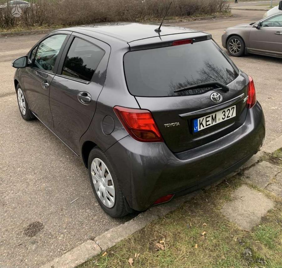 Grey Toyota Yaris 2016 in Vilnius, with an engine capacity of 1.00 L and mileage of 70 thousand km for 7000 €, photo 9 on AUTOMOTO.COM.LV