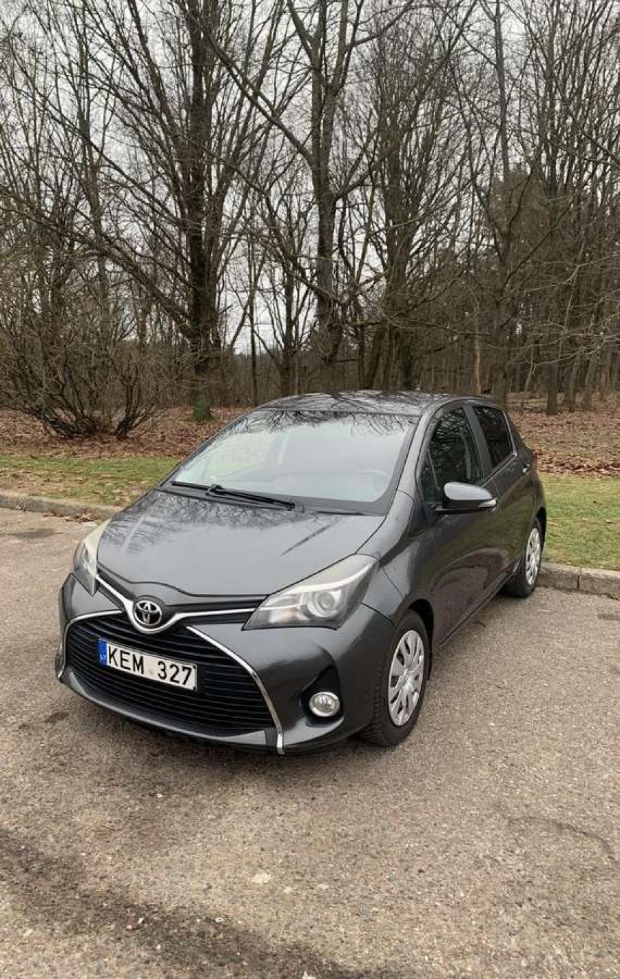 Grey Toyota Yaris 2016 in Vilnius, with an engine capacity of 1.00 L and mileage of 70 thousand km for 7000 €, photo 13 on AUTOMOTO.COM.LV