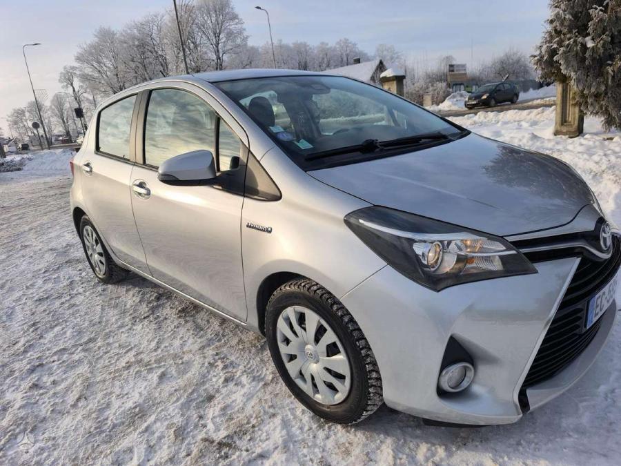 Pelēks Toyota Yaris 2016 Tauragė, ar dzinēja tilpumu 1.50 L un nobraukumu 258 tūkst. km par 6600 €, foto 1 vietnē AUTOMOTO.COM.LV