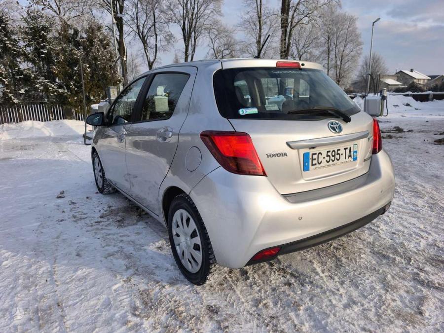 Pelēks Toyota Yaris 2016 Tauragė, ar dzinēja tilpumu 1.50 L un nobraukumu 258 tūkst. km par 6600 €, foto 2 vietnē AUTOMOTO.COM.LV