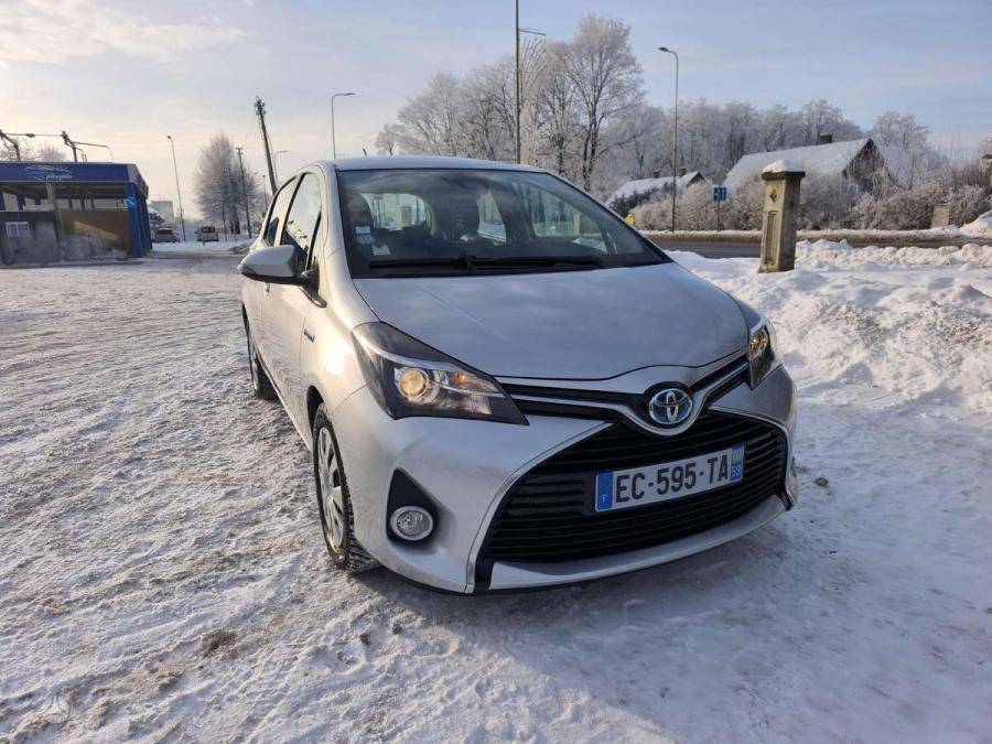 Pelēks Toyota Yaris 2016 Tauragė, ar dzinēja tilpumu 1.50 L un nobraukumu 258 tūkst. km par 6600 €, foto 4 vietnē AUTOMOTO.COM.LV