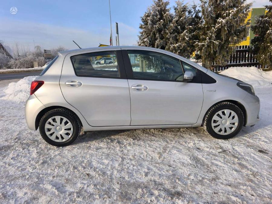 Pelēks Toyota Yaris 2016 Tauragė, ar dzinēja tilpumu 1.50 L un nobraukumu 258 tūkst. km par 6600 €, foto 25 vietnē AUTOMOTO.COM.LV