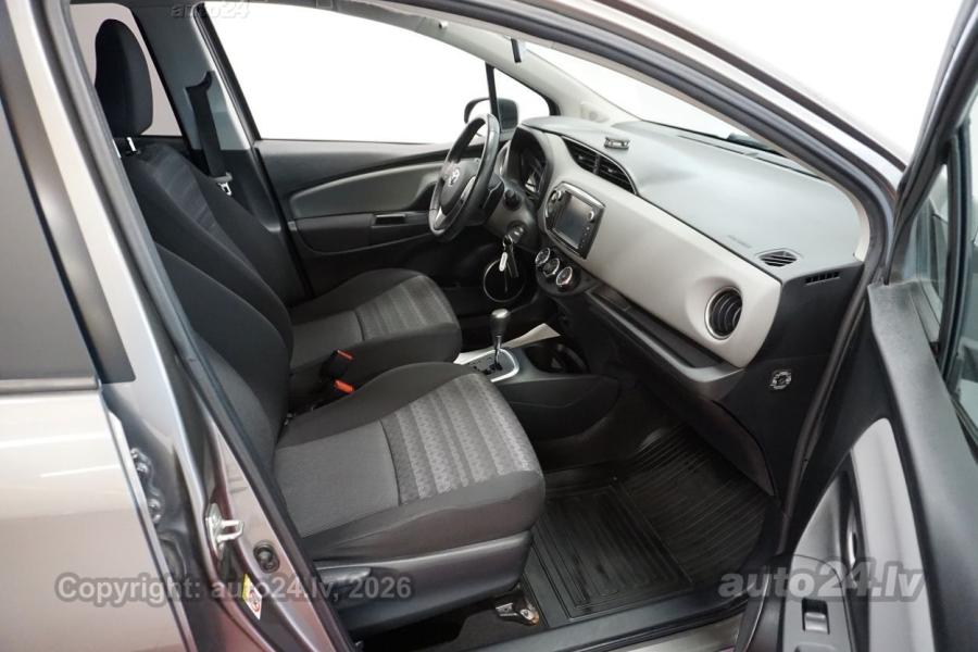 Grey Toyota Yaris 2016 in Tartu, with an engine capacity of 1.30 L and mileage of 77 thousand km for 8690 €, photo 7 on AUTOMOTO.COM.LV