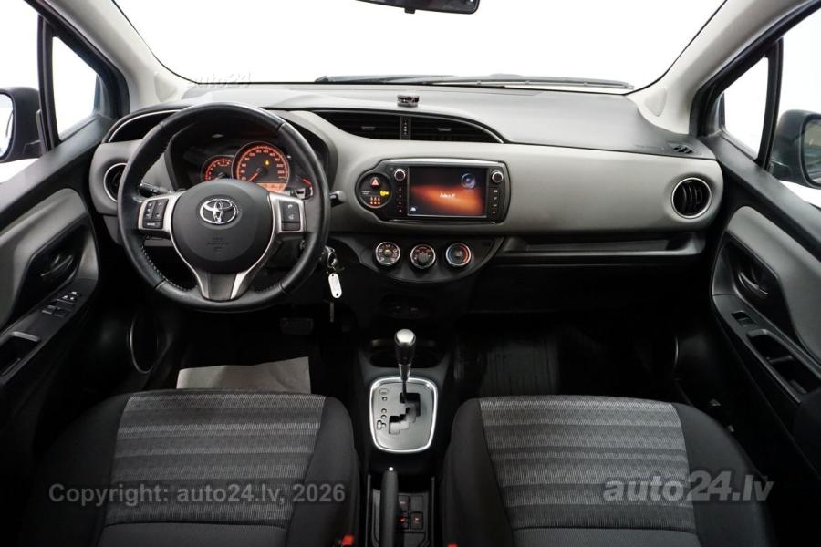 Grey Toyota Yaris 2016 in Tartu, with an engine capacity of 1.30 L and mileage of 77 thousand km for 8690 €, photo 9 on AUTOMOTO.COM.LV