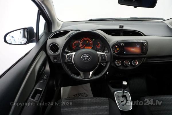 Grey Toyota Yaris 2016 in Tartu, with an engine capacity of 1.30 L and mileage of 77 thousand km for 8690 €, photo 9 on AUTOMOTO.COM.LV
