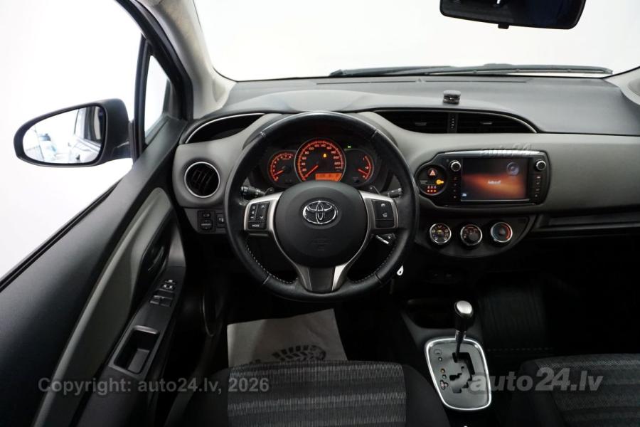 Grey Toyota Yaris 2016 in Tartu, with an engine capacity of 1.30 L and mileage of 77 thousand km for 8690 €, photo 10 on AUTOMOTO.COM.LV