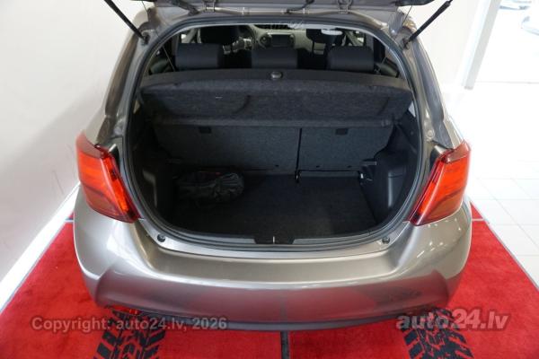 Grey Toyota Yaris 2016 in Tartu, with an engine capacity of 1.30 L and mileage of 77 thousand km for 8690 €, photo 10 on AUTOMOTO.COM.LV