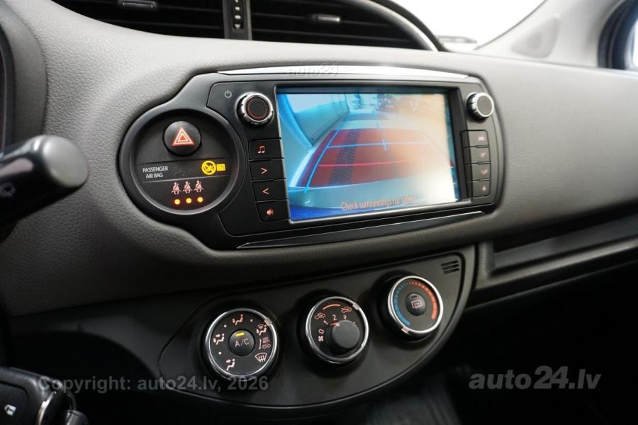 Grey Toyota Yaris 2016 in Tartu, with an engine capacity of 1.30 L and mileage of 77 thousand km for 8690 €, photo 15 on AUTOMOTO.COM.LV
