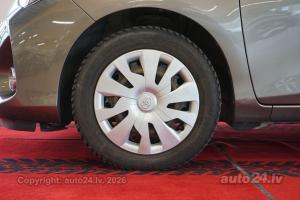 Grey Toyota Yaris 2016 in Tartu, with an engine capacity of 1.30 L and mileage of 77 thousand km for 8690 €, photo 16 on AUTOMOTO.COM.LV