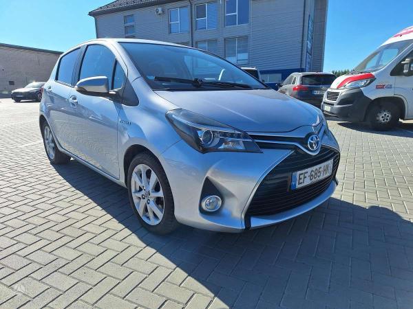 Grey Toyota Yaris 2016 in Taurage, with an engine capacity of 1.50 L and mileage of 193 thousand km for 7300 €, photo 2 on AUTOMOTO.COM.LV