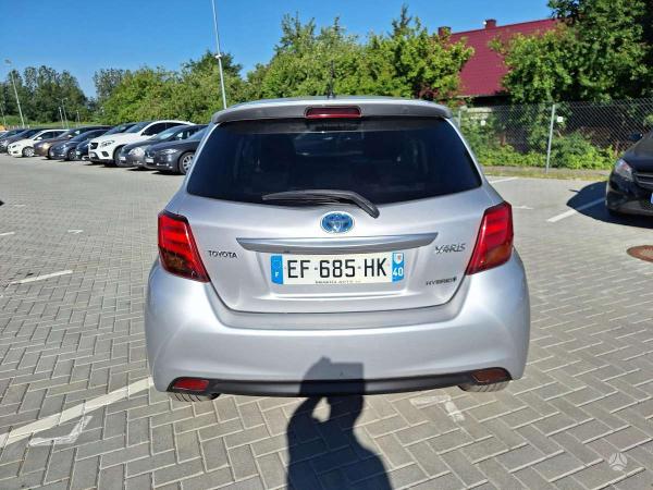 Grey Toyota Yaris 2016 in Taurage, with an engine capacity of 1.50 L and mileage of 193 thousand km for 7300 €, photo 6 on AUTOMOTO.COM.LV