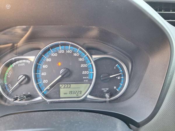 Grey Toyota Yaris 2016 in Taurage, with an engine capacity of 1.50 L and mileage of 193 thousand km for 7300 €, photo 10 on AUTOMOTO.COM.LV