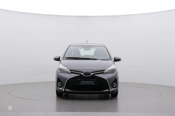 Grey Toyota Yaris 2016 in Vilnius, with an engine capacity of 1.33 L and mileage of 95 thousand km for 9990 €, photo 6 on AUTOMOTO.COM.LV