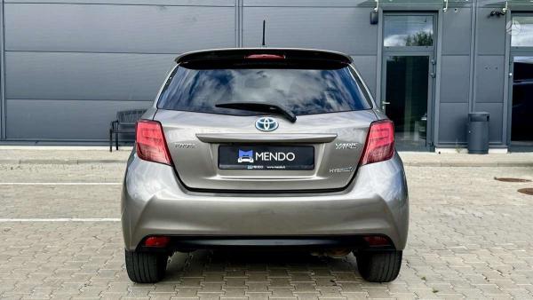 Pelēks Toyota Yaris 2016 Viļņa, ar dzinēja tilpumu 1.50 L un nobraukumu 83 tūkst. km par 10990 €, foto 6 vietnē AUTOMOTO.COM.LV
