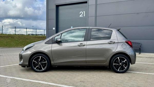 Pelēks Toyota Yaris 2016 Viļņa, ar dzinēja tilpumu 1.50 L un nobraukumu 83 tūkst. km par 10990 €, foto 8 vietnē AUTOMOTO.COM.LV