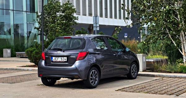 Pelēks Toyota Yaris 2016 Viļņa, ar dzinēja tilpumu 1.33 L un nobraukumu 117 tūkst. km par 9700 €, foto 6 vietnē AUTOMOTO.COM.LV
