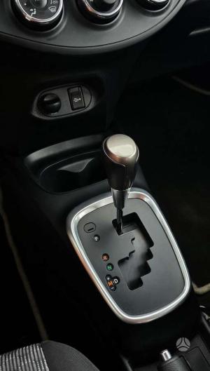 Grey Toyota Yaris 2016 in Vilnius, with an engine capacity of 1.33 L and mileage of 117 thousand km for 9700 €, photo 17 on AUTOMOTO.COM.LV