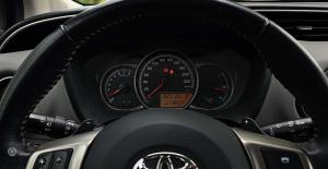 Grey Toyota Yaris 2016 in Vilnius, with an engine capacity of 1.33 L and mileage of 117 thousand km for 9700 €, photo 28 on AUTOMOTO.COM.LV