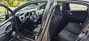 Grey Toyota Yaris 2016 in Vilnius, with an engine capacity of 1.33 L and mileage of 117 thousand km for 8990 €, photo 11 on AUTOMOTO.COM.LV