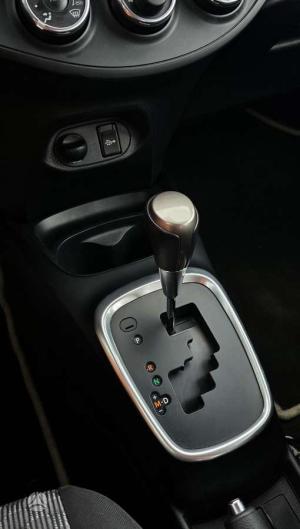 Grey Toyota Yaris 2016 in Vilnius, with an engine capacity of 1.33 L and mileage of 117 thousand km for 8990 €, photo 19 on AUTOMOTO.COM.LV