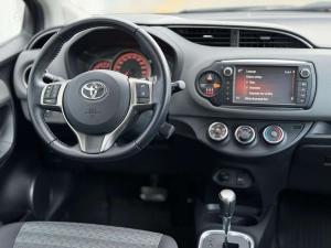 Grey Toyota Yaris 2016 in Vilnius, with an engine capacity of 1.33 L and mileage of 50 thousand km for 9950 €, photo 10 on AUTOMOTO.COM.LV