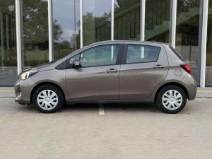 Grey Toyota Yaris 2016 in Vilnius, with an engine capacity of 1.33 L and mileage of 50 thousand km for 9950 €, photo 26 on AUTOMOTO.COM.LV