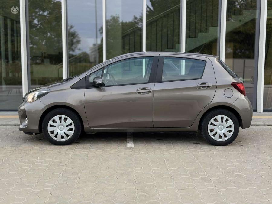 Grey Toyota Yaris 2016 in Vilnius, with an engine capacity of 1.33 L and mileage of 50 thousand km for 9950 €, photo 26 on AUTOMOTO.COM.LV