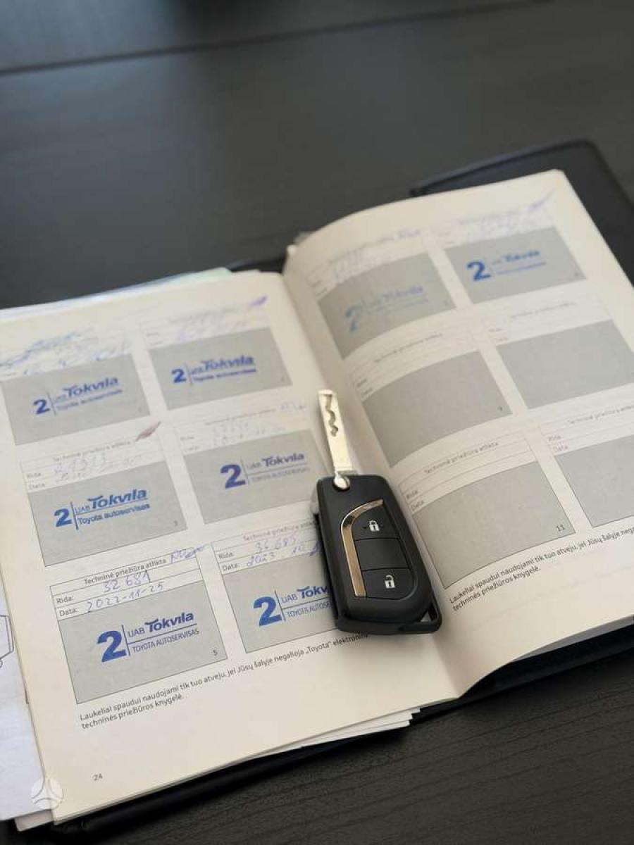 Grey Toyota Yaris 2016 in Vilnius, with an engine capacity of 1.33 L and mileage of 50 thousand km for 9950 €, photo 27 on AUTOMOTO.COM.LV