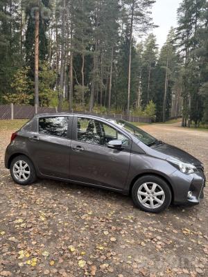 Pelēks Toyota Yaris 2016 Rīga, ar dzinēja tilpumu 1.30 L un nobraukumu 95 tūkst. km par 7500 €, foto 5 vietnē AUTOMOTO.COM.LV