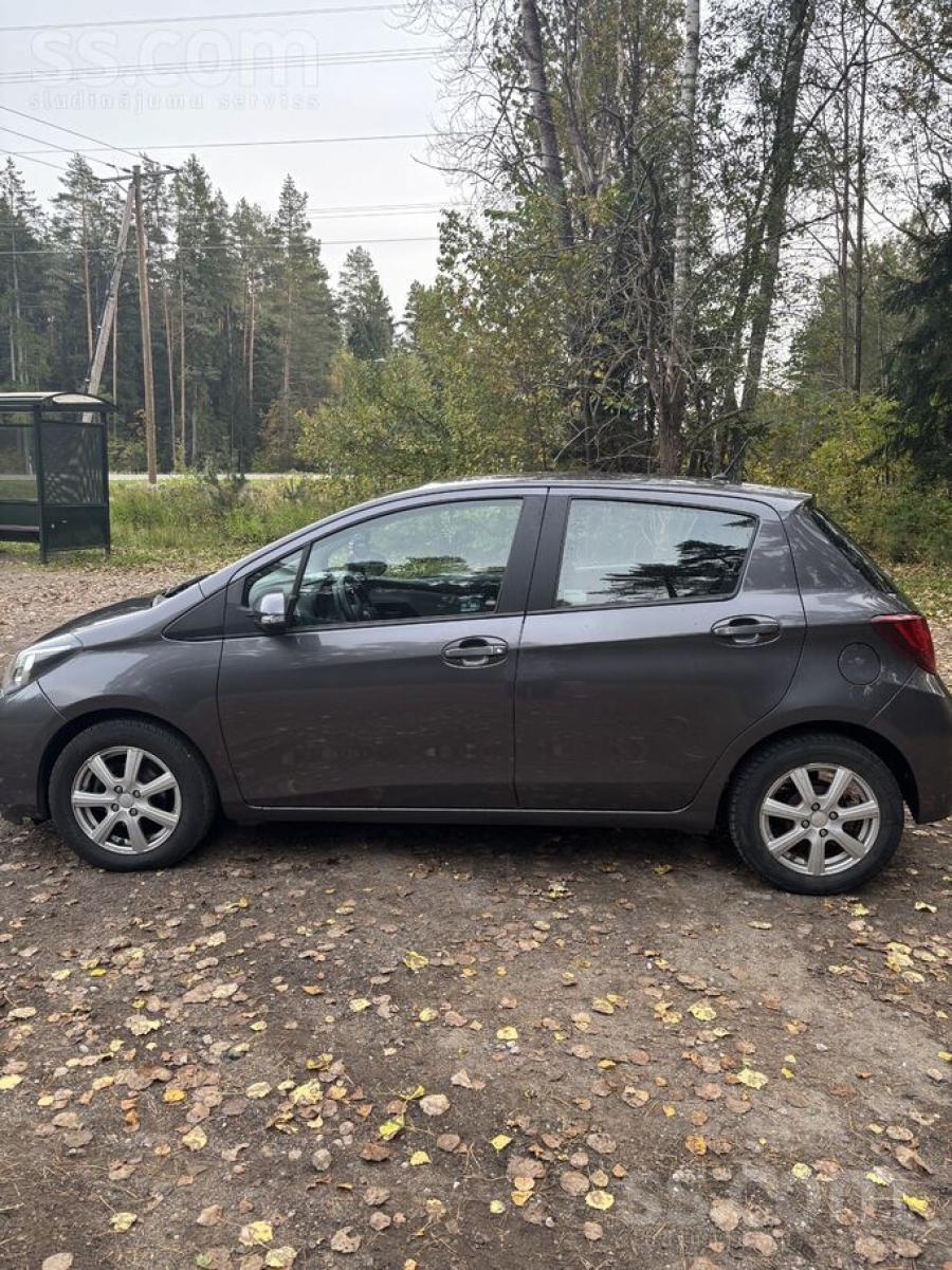 Pelēks Toyota Yaris 2016 Rīga, ar dzinēja tilpumu 1.30 L un nobraukumu 95 tūkst. km par 7500 €, foto 6 vietnē AUTOMOTO.COM.LV