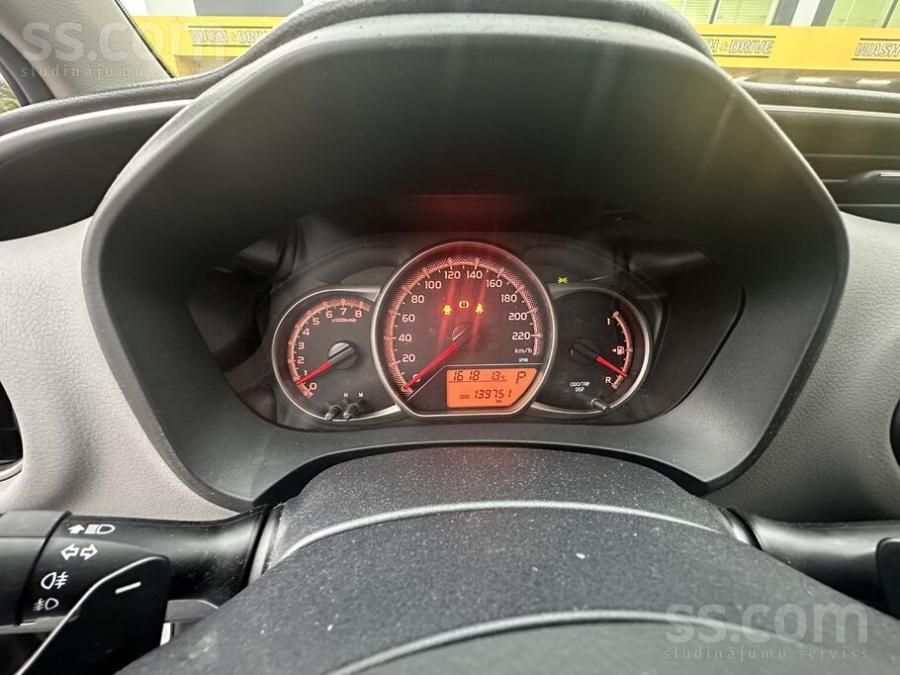 Grey Toyota Yaris 2016 in Riga, with an engine capacity of 1.30 L and mileage of 139 thousand km for 6500 €, photo 7 on AUTOMOTO.COM.LV