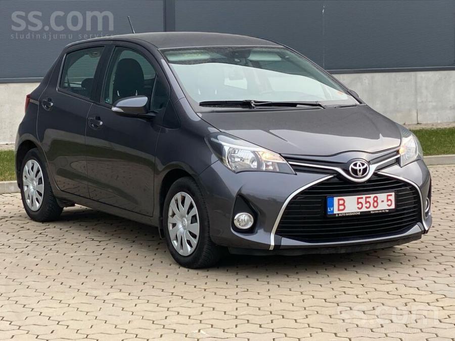 Pelēks Toyota Yaris 2017 Rīga, ar dzinēja tilpumu 1.30 L un nobraukumu 0 tūkst. km par 7999 €, foto 1 vietnē AUTOMOTO.COM.LV