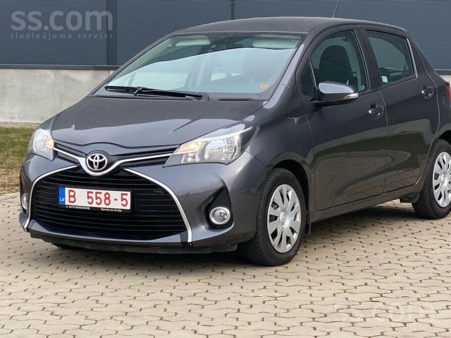 Pelēks Toyota Yaris 2017 Rīga, ar dzinēja tilpumu 1.30 L un nobraukumu 0 tūkst. km par 7999 €, foto 2 vietnē AUTOMOTO.COM.LV