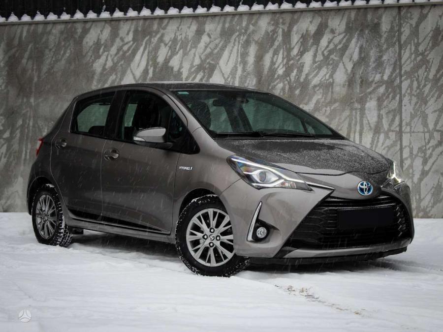 Pelēks Toyota Yaris 2017 Kauņa, ar dzinēja tilpumu 1.50 L un nobraukumu 98 tūkst. km par 11450 €, foto 1 vietnē AUTOMOTO.COM.LV