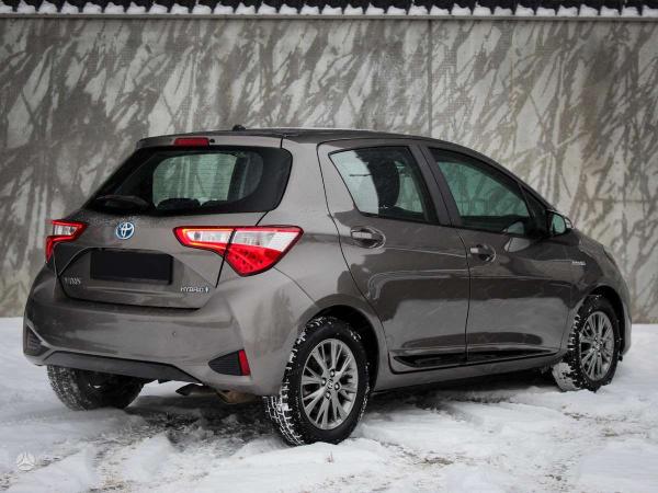 Pelēks Toyota Yaris 2017 Kauņa, ar dzinēja tilpumu 1.50 L un nobraukumu 98 tūkst. km par 11450 €, foto 3 vietnē AUTOMOTO.COM.LV