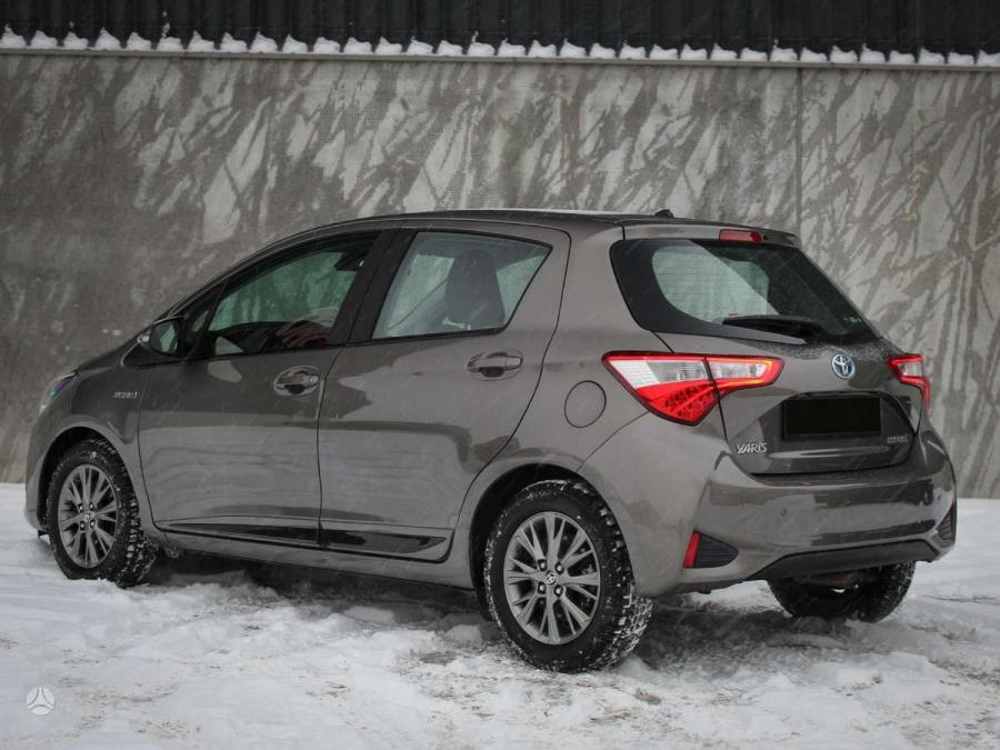 Pelēks Toyota Yaris 2017 Kauņa, ar dzinēja tilpumu 1.50 L un nobraukumu 98 tūkst. km par 11450 €, foto 4 vietnē AUTOMOTO.COM.LV