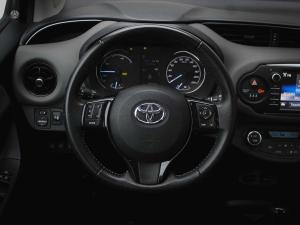 Pelēks Toyota Yaris 2017 Kauņa, ar dzinēja tilpumu 1.50 L un nobraukumu 98 tūkst. km par 11450 €, foto 12 vietnē AUTOMOTO.COM.LV