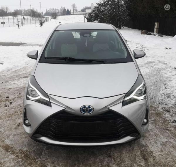 Pelēks Toyota Yaris 2017 Marijampole, ar dzinēja tilpumu 1.50 L un nobraukumu 69 tūkst. km par 8800 €, foto 5 vietnē AUTOMOTO.COM.LV