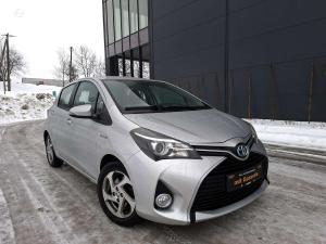 Grey Toyota Yaris 2017 in Vilnius, with an engine capacity of 1.50 L and mileage of 148 thousand km for 8650 €, photo  on AUTOMOTO.COM.LV