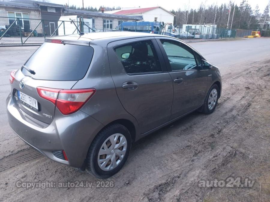 Pelēks Toyota Yaris 2017 Tallina, ar dzinēja tilpumu 1.50 L un nobraukumu 110 tūkst. km par 11500 €, foto 8 vietnē AUTOMOTO.COM.LV