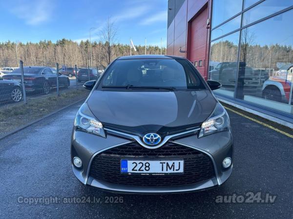 Grey Toyota Yaris 2017 in Tallinn, with an engine capacity of 1.50 L and mileage of 150 thousand km for 10500 €, photo 1 on AUTOMOTO.COM.LV