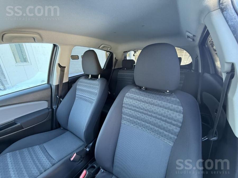 Pelēks Toyota Yaris 2017 Rīga, ar dzinēja tilpumu 1.40 L un nobraukumu 0 tūkst. km par 6990 €, foto 9 vietnē AUTOMOTO.COM.LV