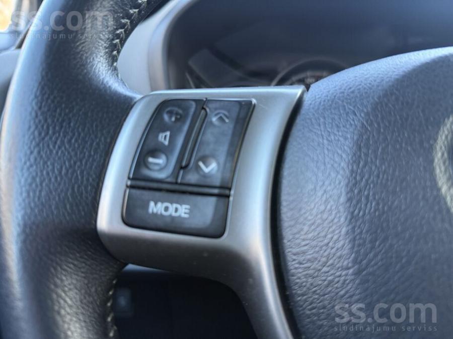 Pelēks Toyota Yaris 2017 Rīga, ar dzinēja tilpumu 1.40 L un nobraukumu 0 tūkst. km par 6990 €, foto 24 vietnē AUTOMOTO.COM.LV